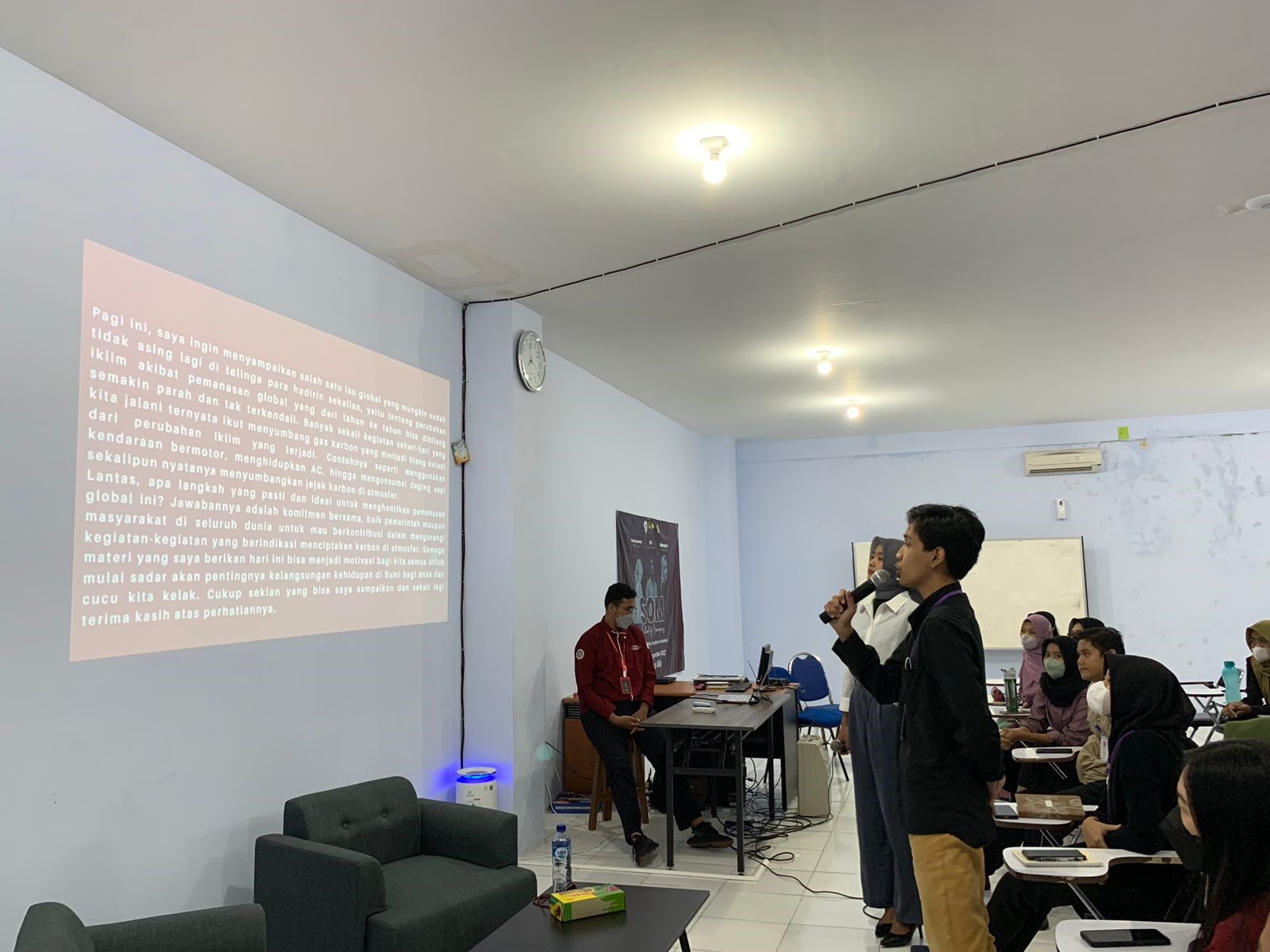 Garuda Sakti SIKIA UNAIR Adakan Kelas Public Speaking di School of ...
