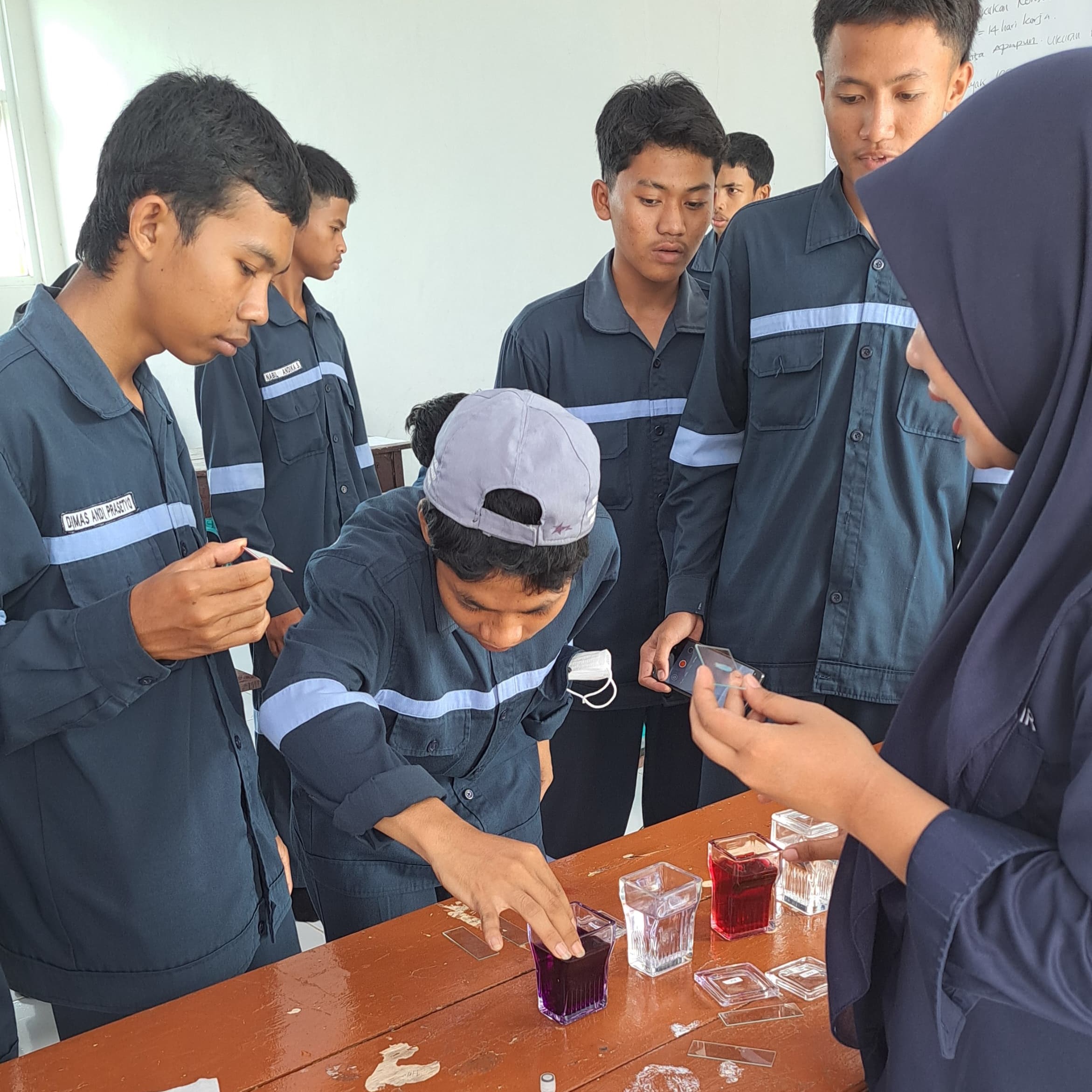 Belajar Kualitas Sperma Ikan Bersama Dosen Akuakultur FIKKIA - FIKKIA