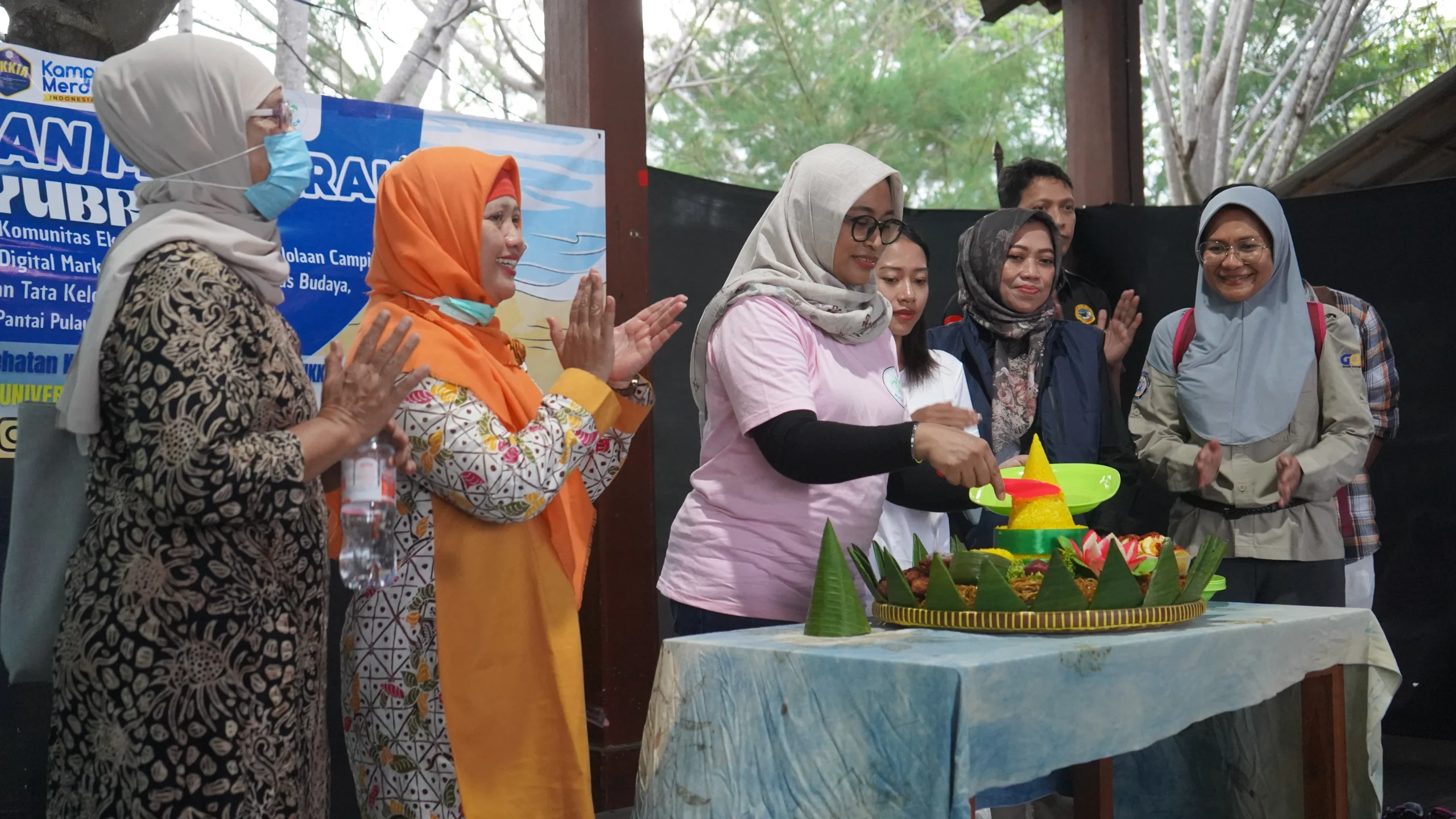 Tim NYUBRICK FIKKIA Resmi Buka Area Camping Ground Pulau Santen - FIKKIA